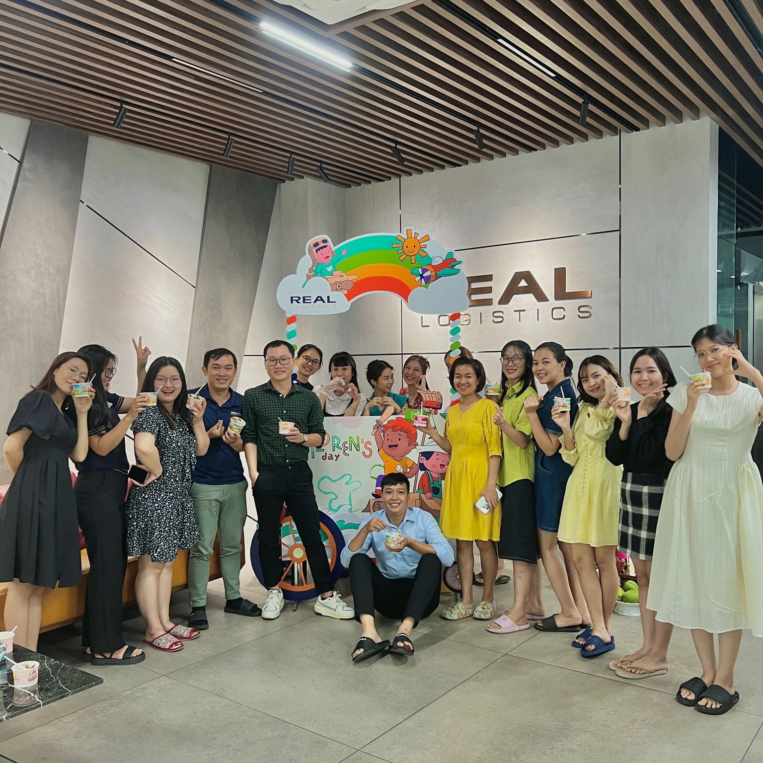 Tuyển dụng - Real Logistics